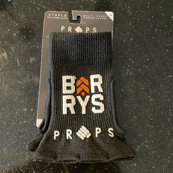 barry’s | Other | Props Athletics Medium Fingerless Workout Exercise ...